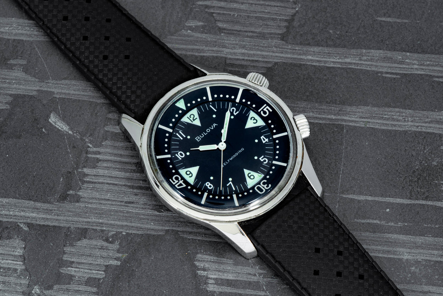 Bulova Super Compressor 'Jumbo' – Analog:Shift