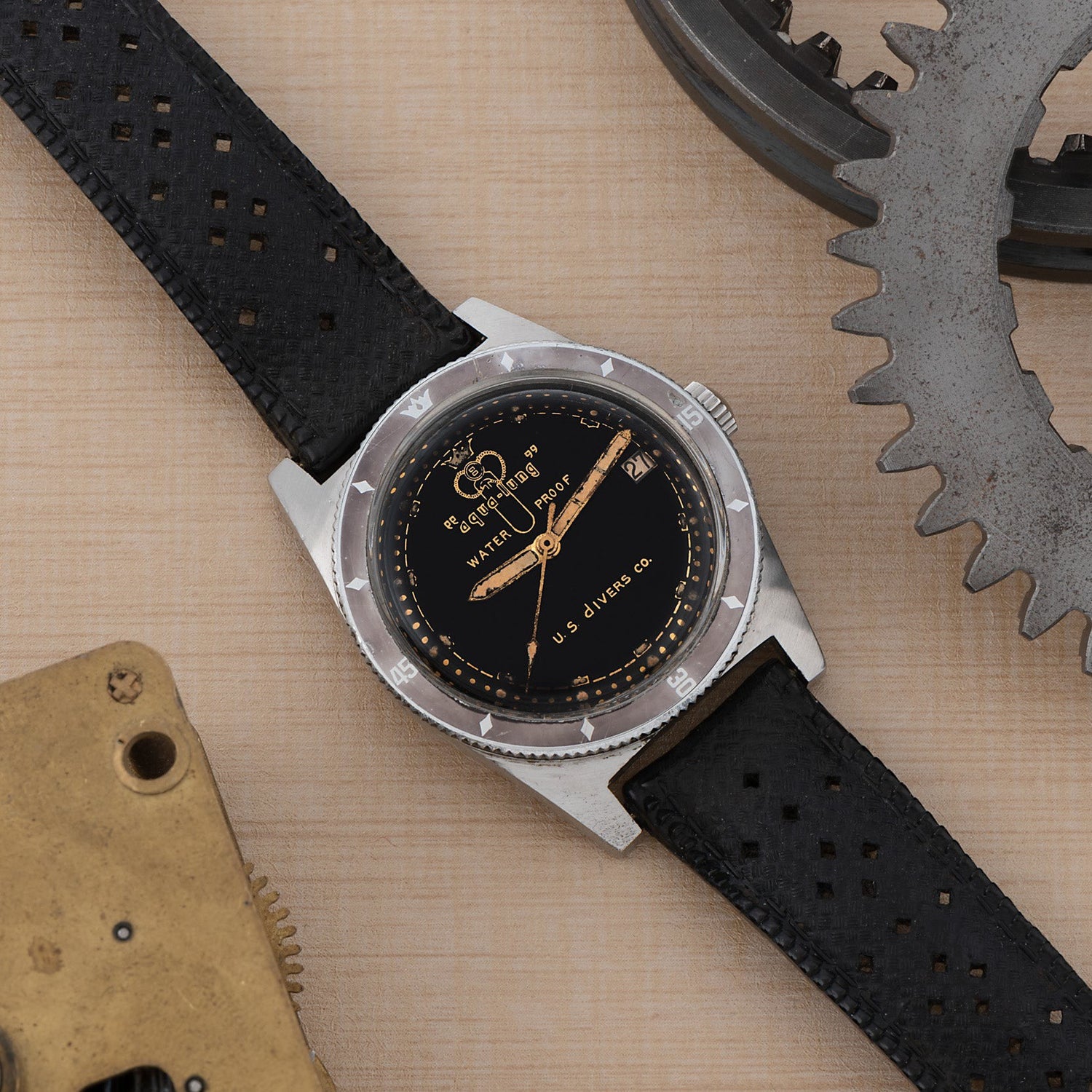 Aqualung U.S. Divers Co. Dive Watch – Analog:Shift