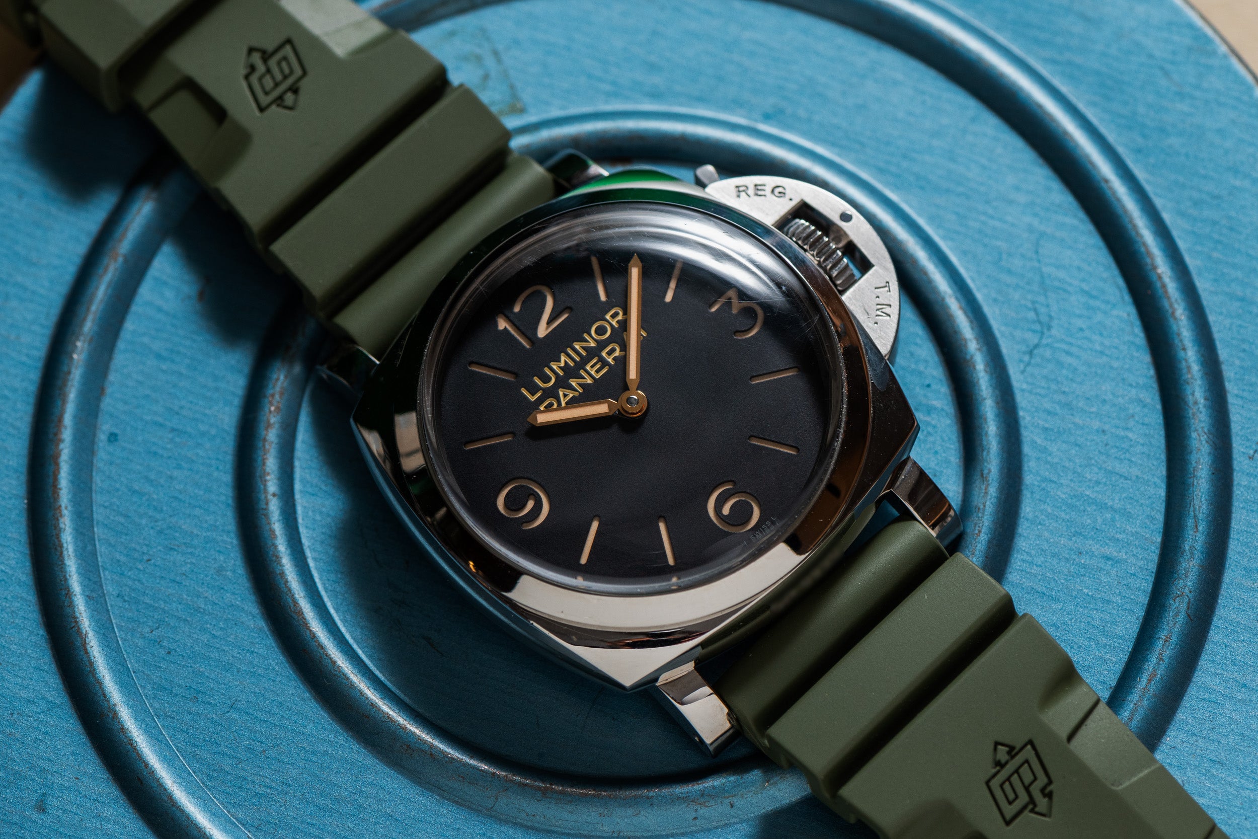 Panerai Luminor – Analog:Shift