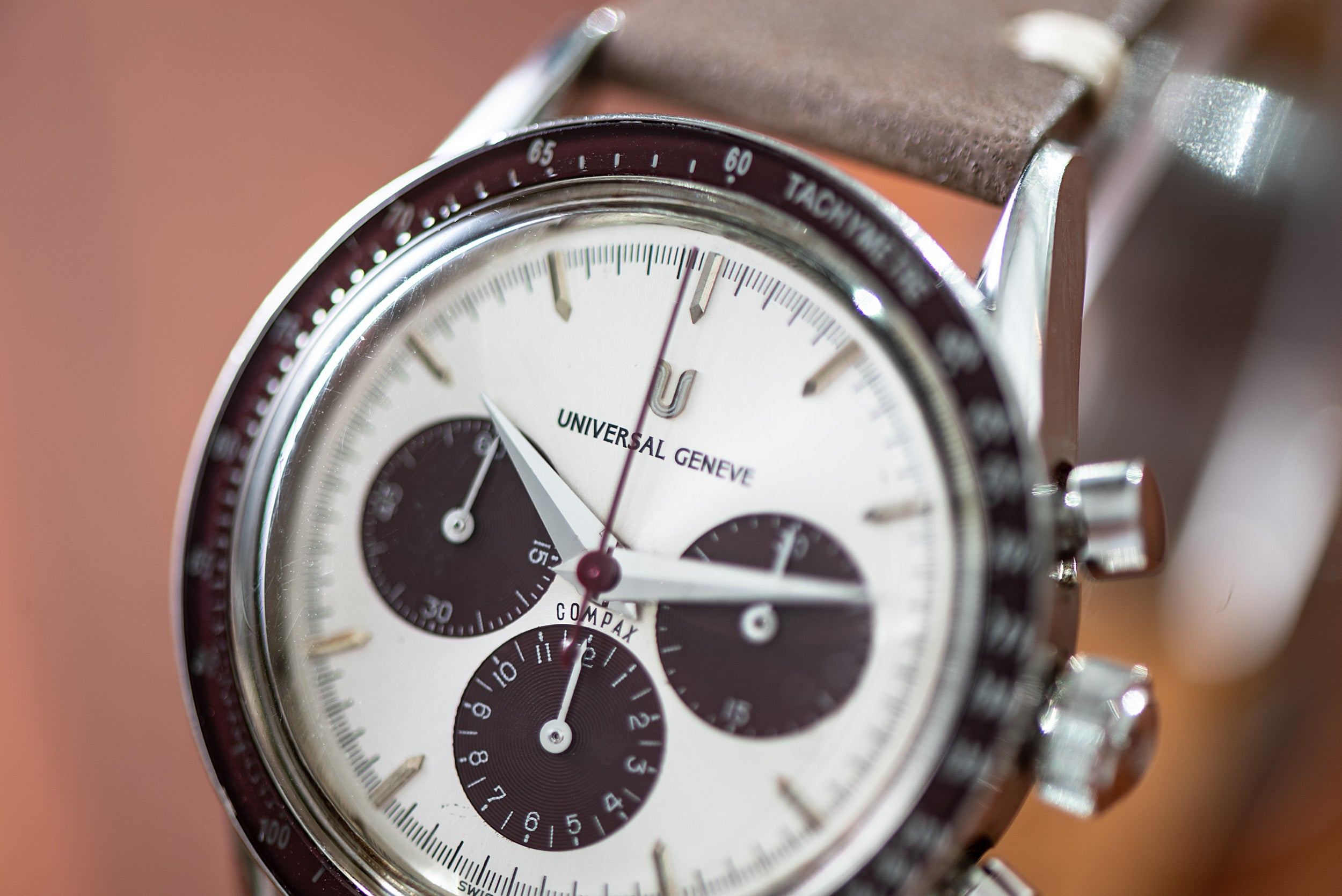 Universal Genève Compax – Analog:Shift