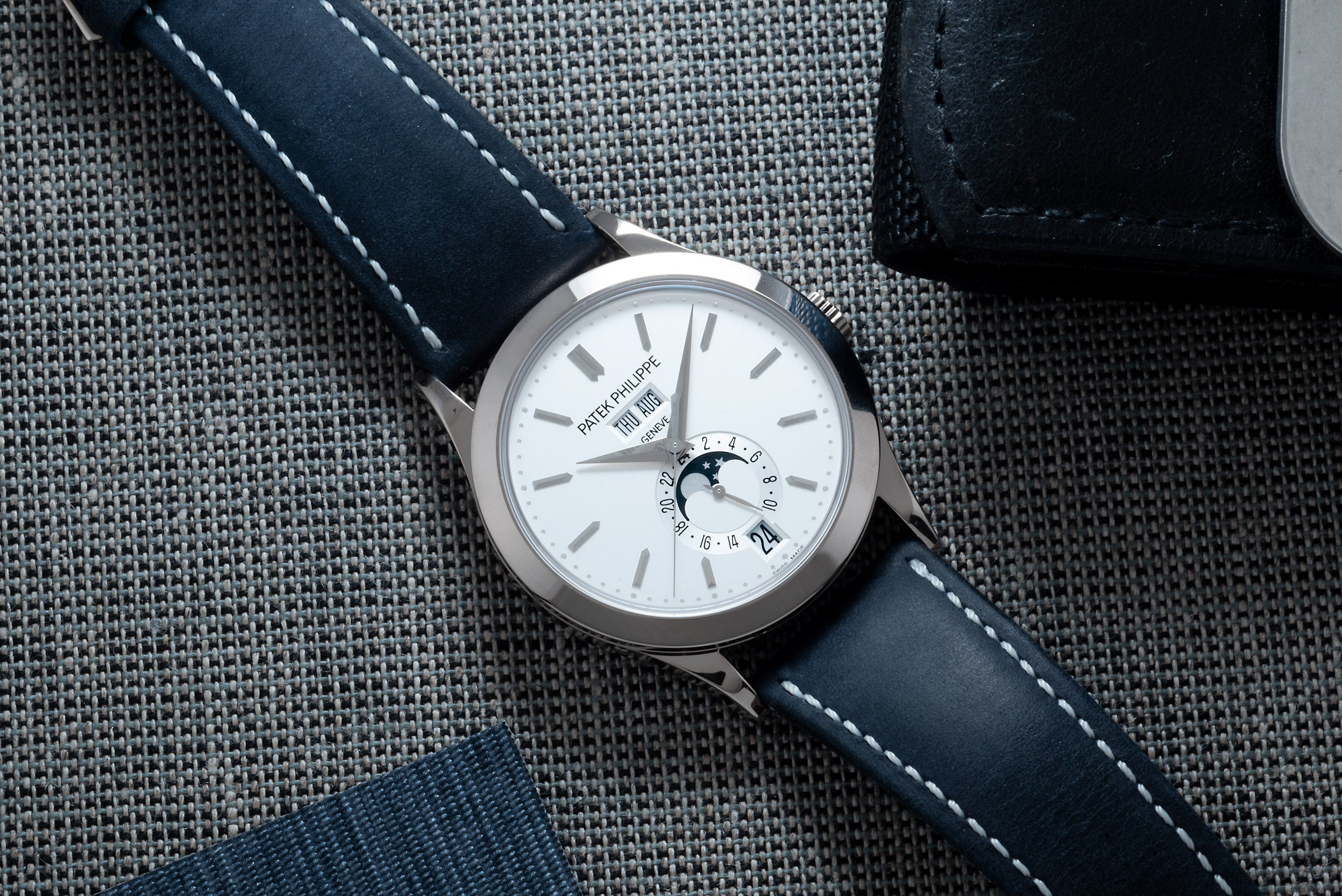 Patek Philippe Annual Calendar Moonphase – Analog:Shift