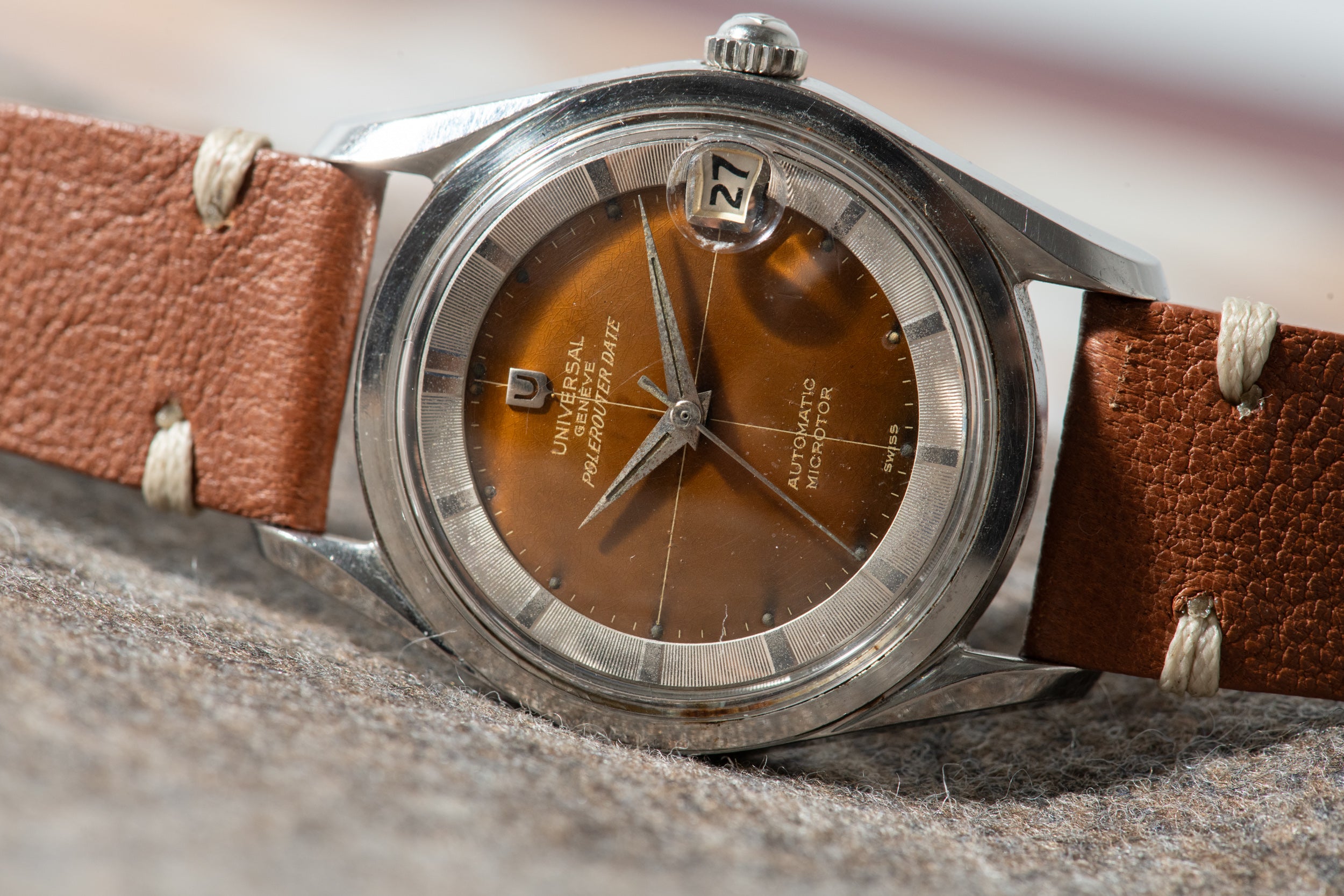 Universal Genève Polerouter Date 'Tropical' – Analog:Shift