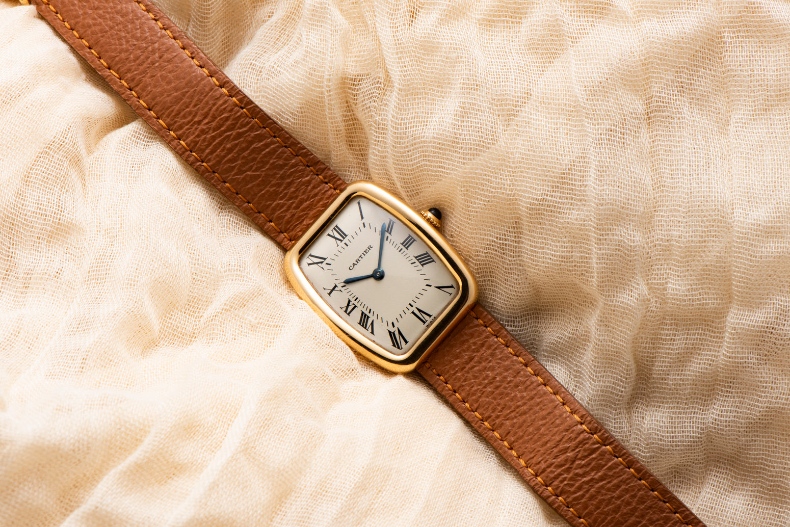 Cartier Tank Incurvé Paris – Analog:Shift