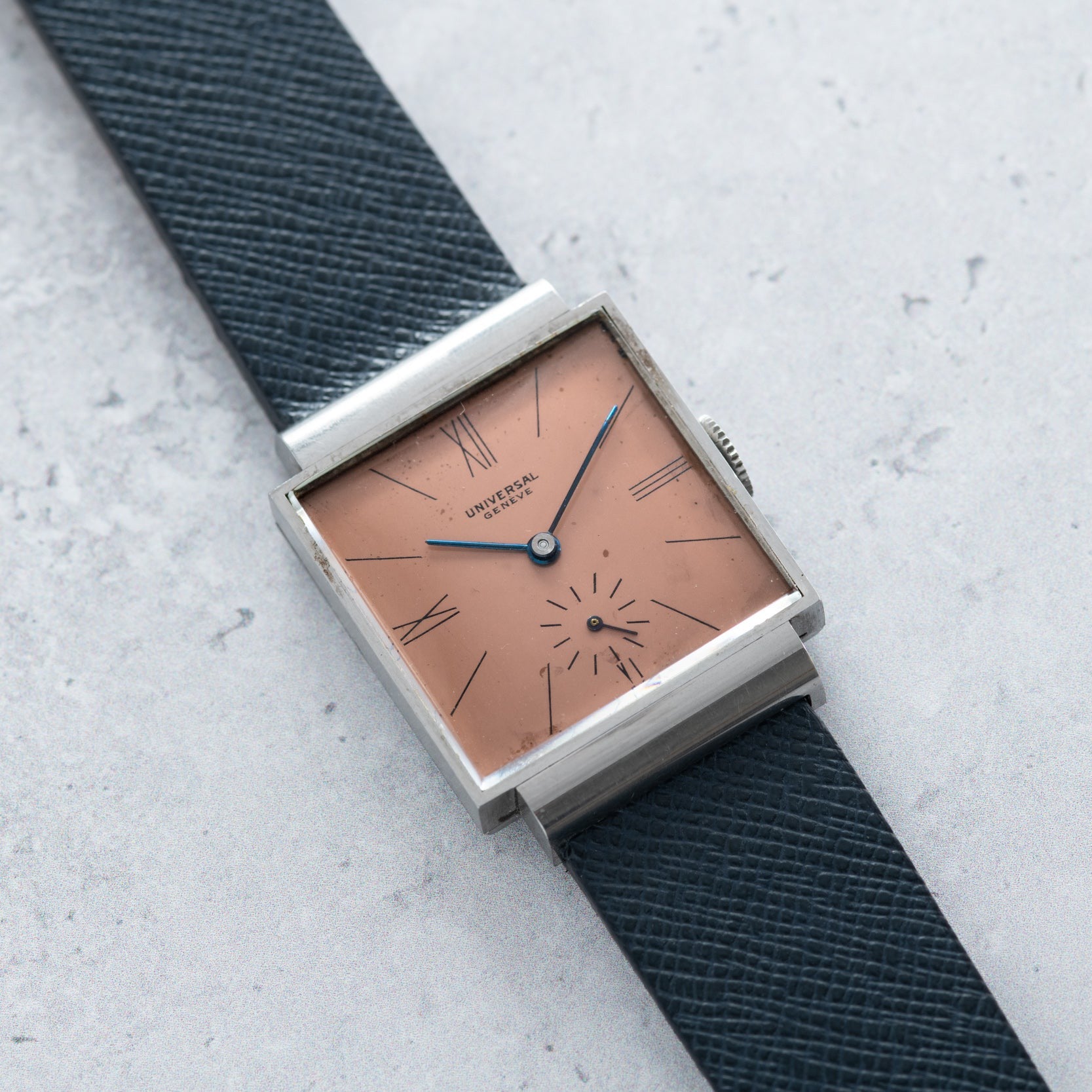 Universal Genève Rectangular – Analog:Shift