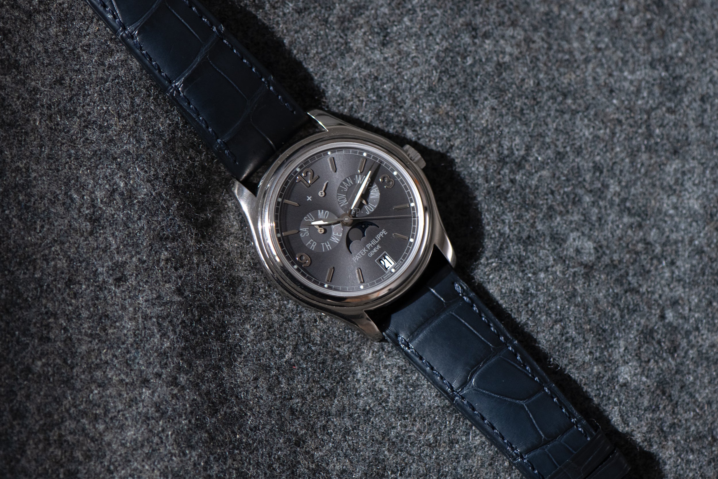 Patek Philippe Annual Calendar Moonphase – Analog:Shift