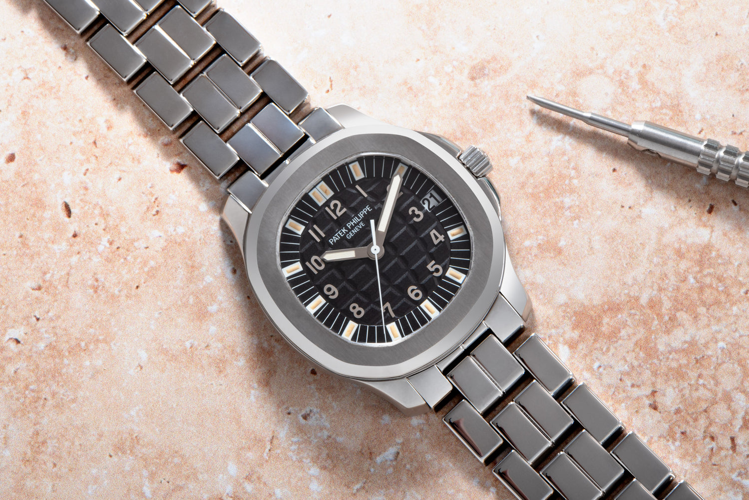 Patek Philippe Aquanaut – Analog:Shift