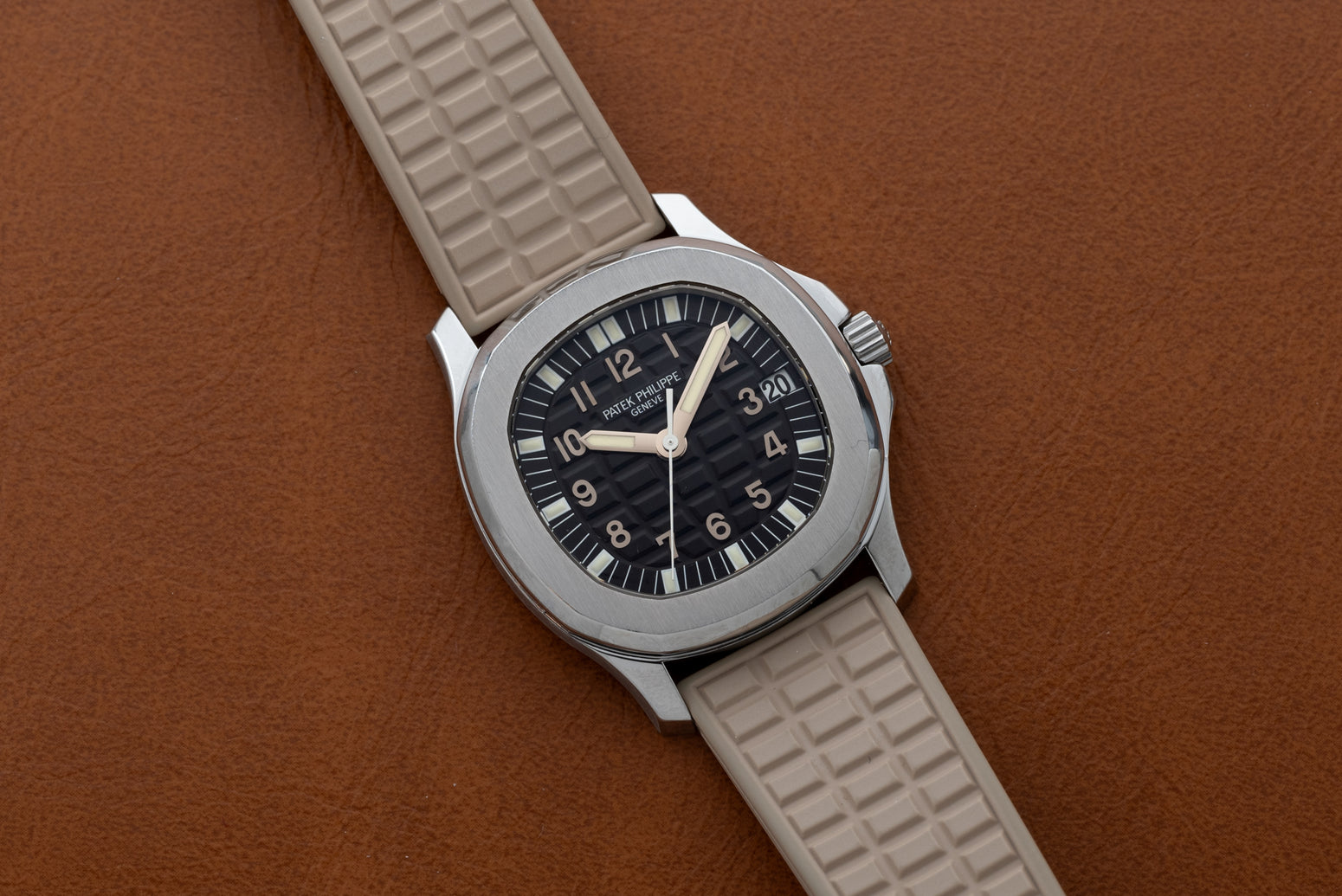 Patek Philippe Aquanaut – Analog:Shift