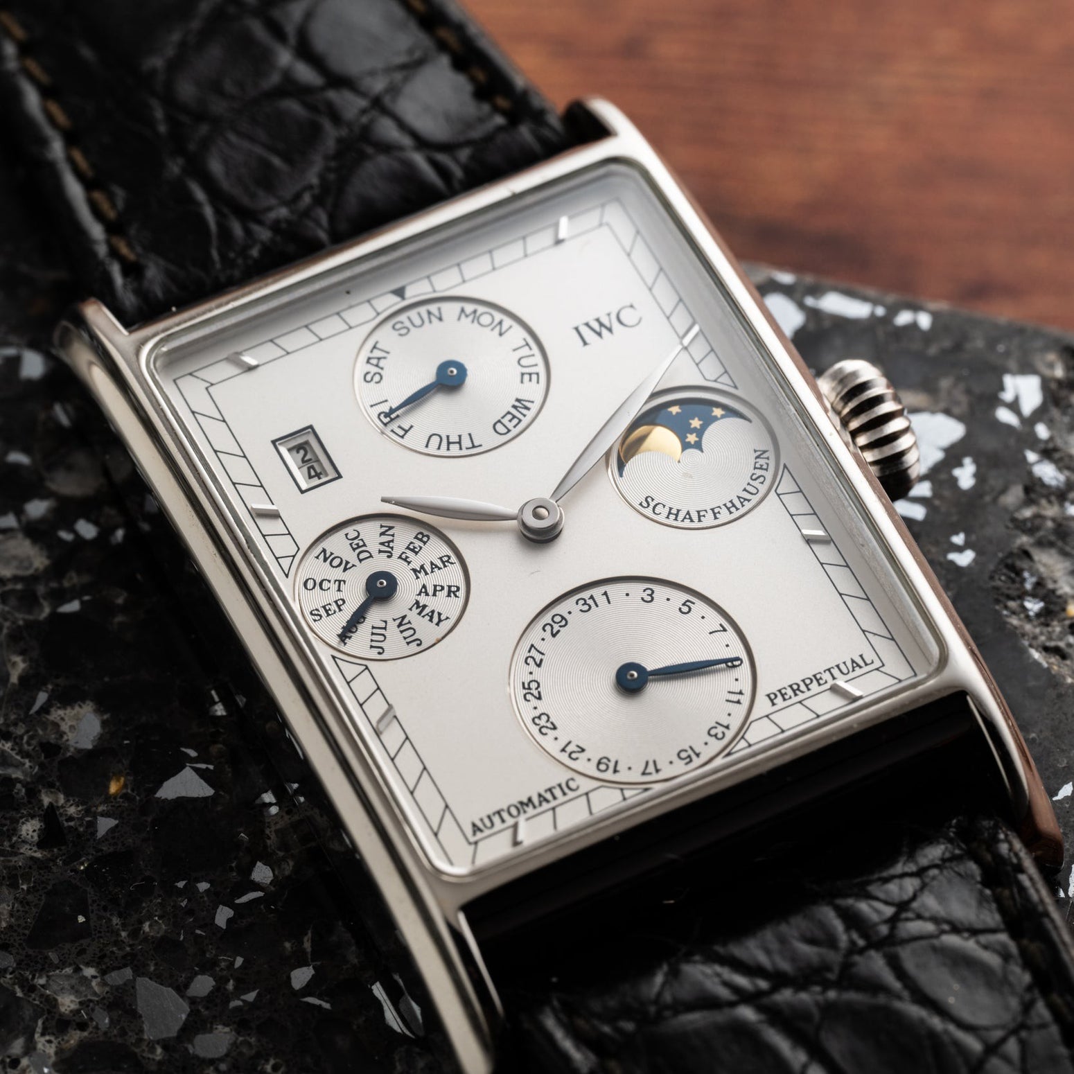 IWC Novecento Perpetual Calendar – Analog:Shift