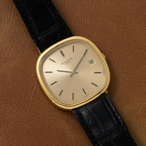 Patek Philippe Golden Ellipse 'TV Case' – Analog:Shift