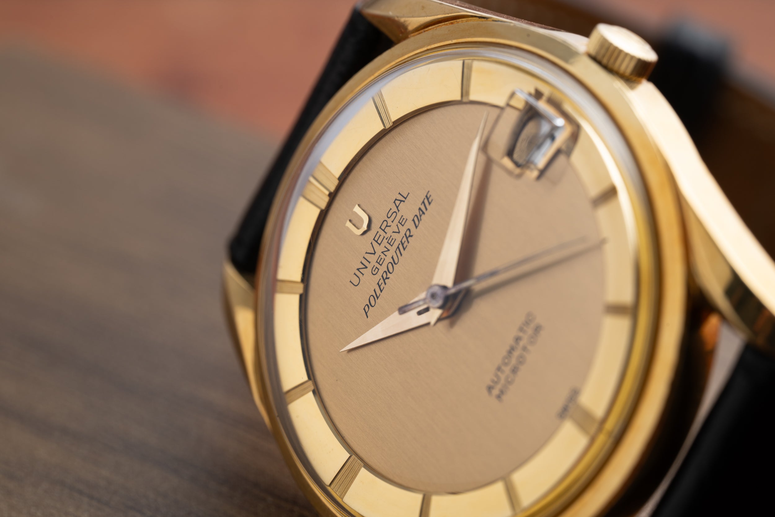 Universal Genève Polerouter Date – Analog:Shift