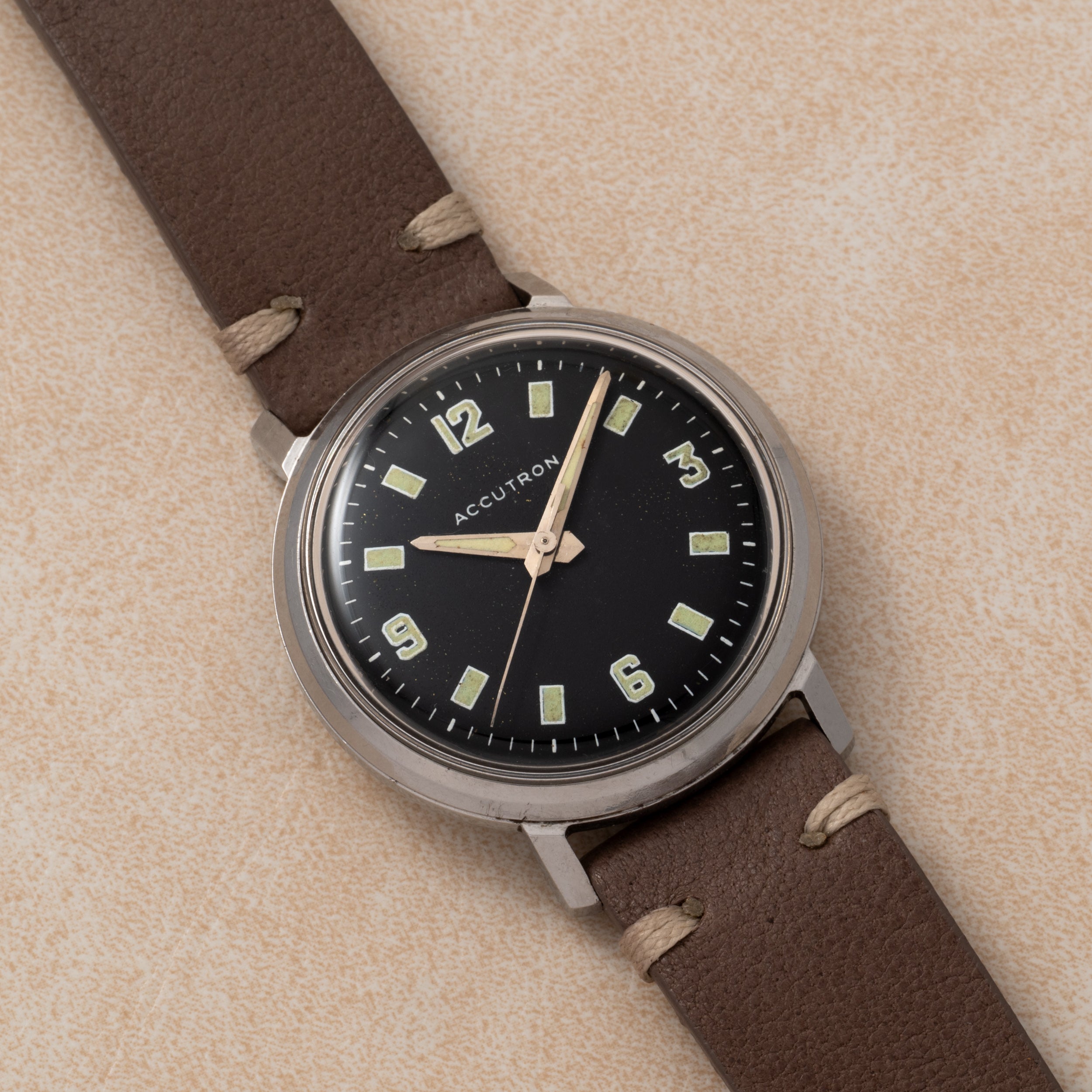 Bulova Accutron 214 'Explorer Dial' – Analog:Shift