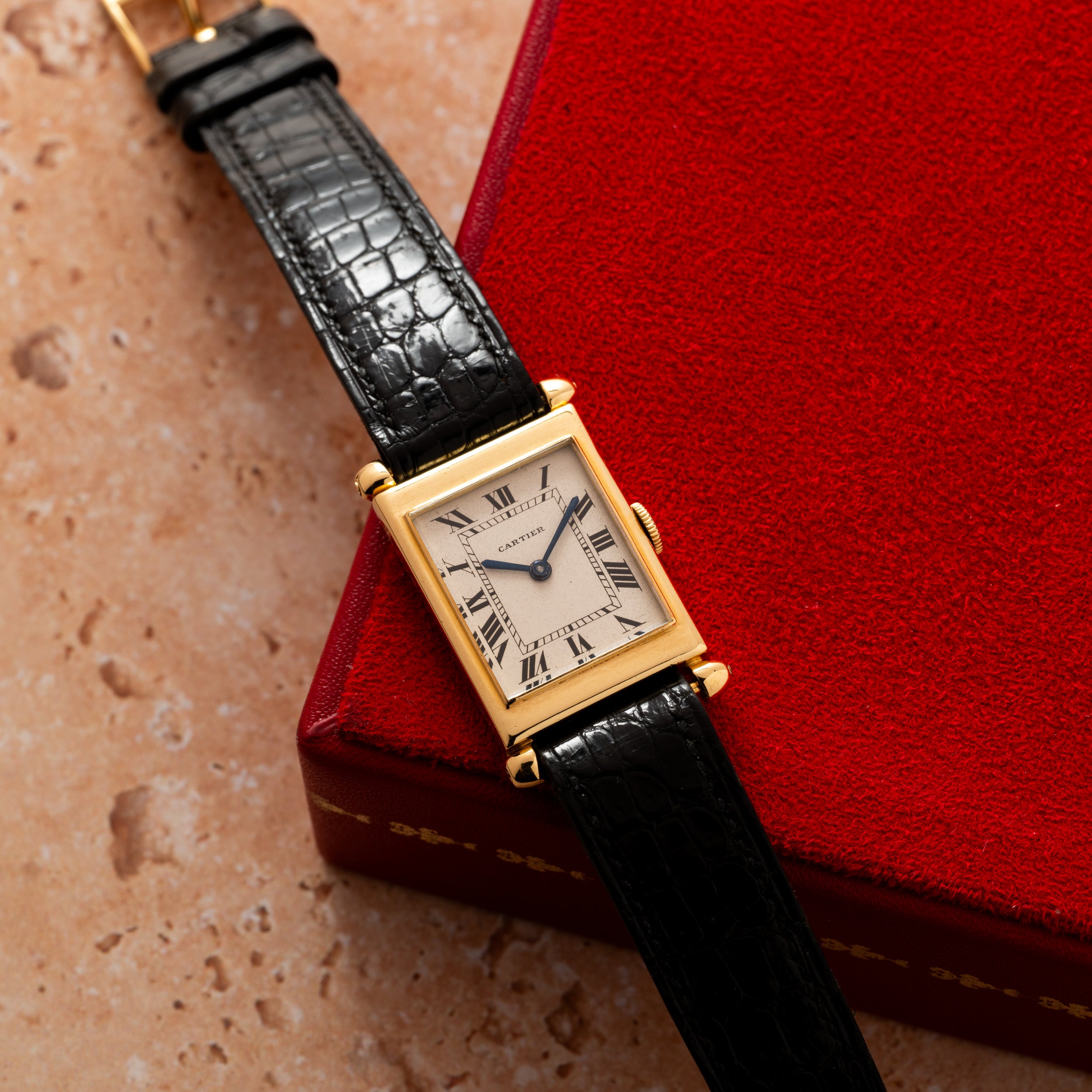 Cartier Tank Obus – Analog:Shift