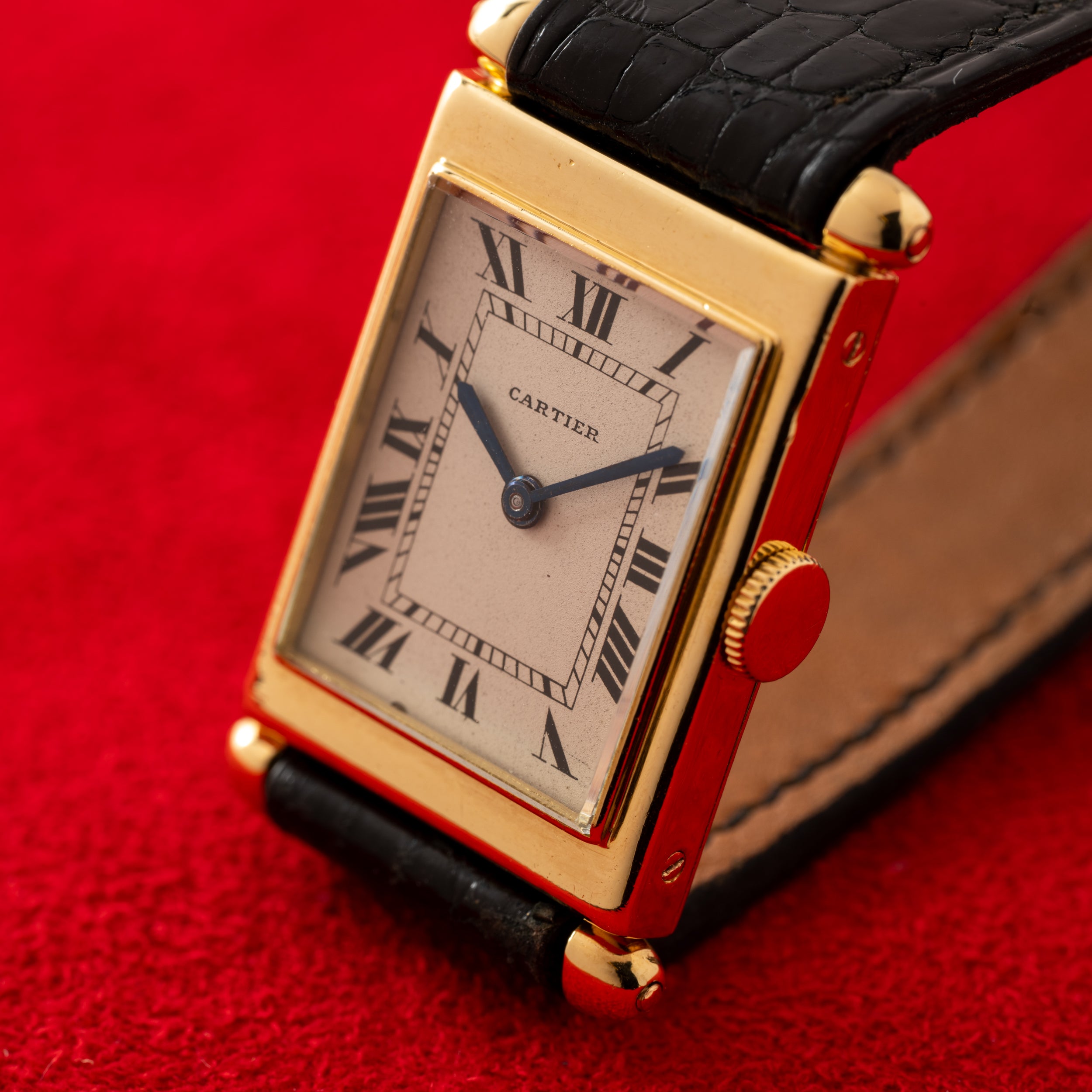 Cartier Tank Obus – Analog:Shift