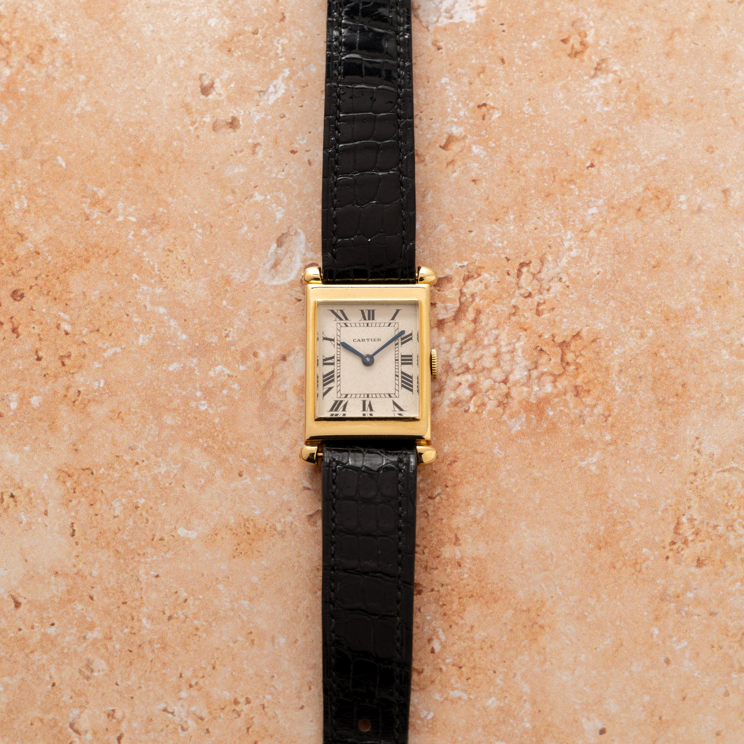 Cartier Tank Obus – Analog:Shift