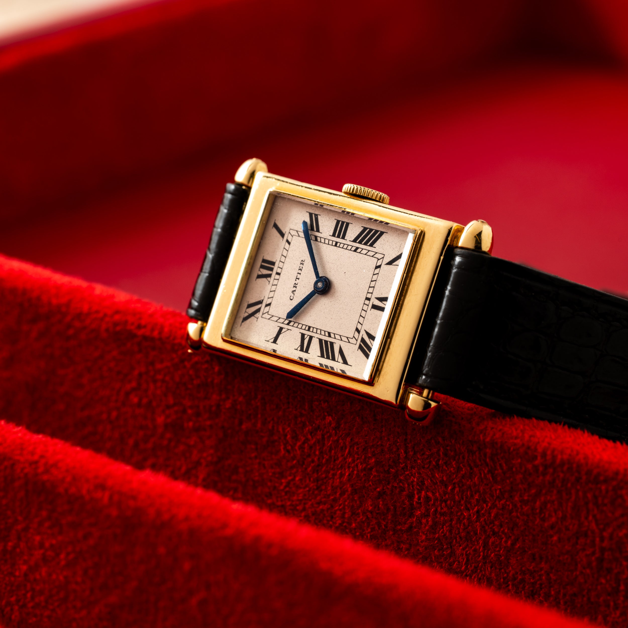 Cartier Tank Obus – Analog:Shift
