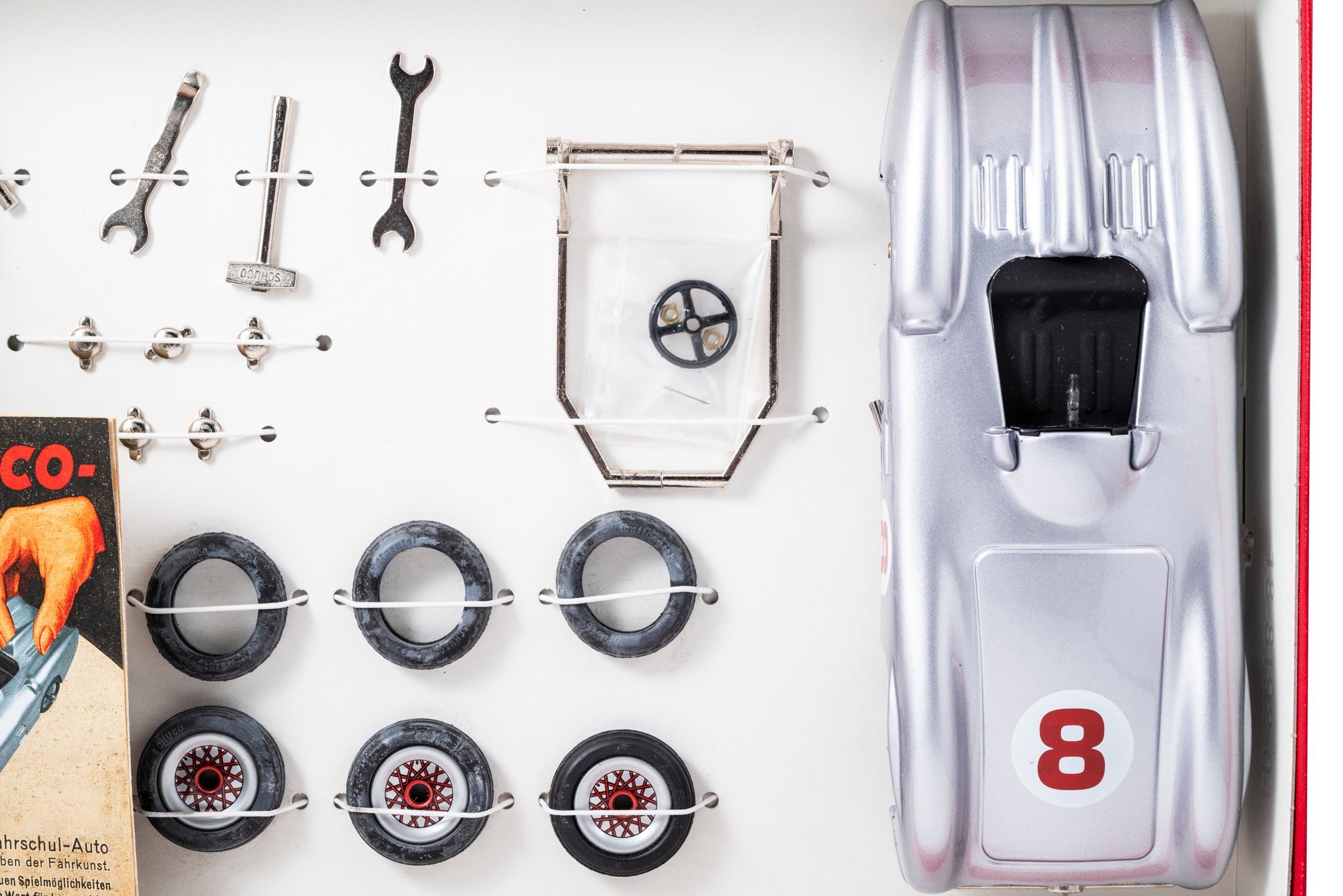 Mercedes Benz 300SLR Clockwork Model Kit from Schuco – Analog:Shift