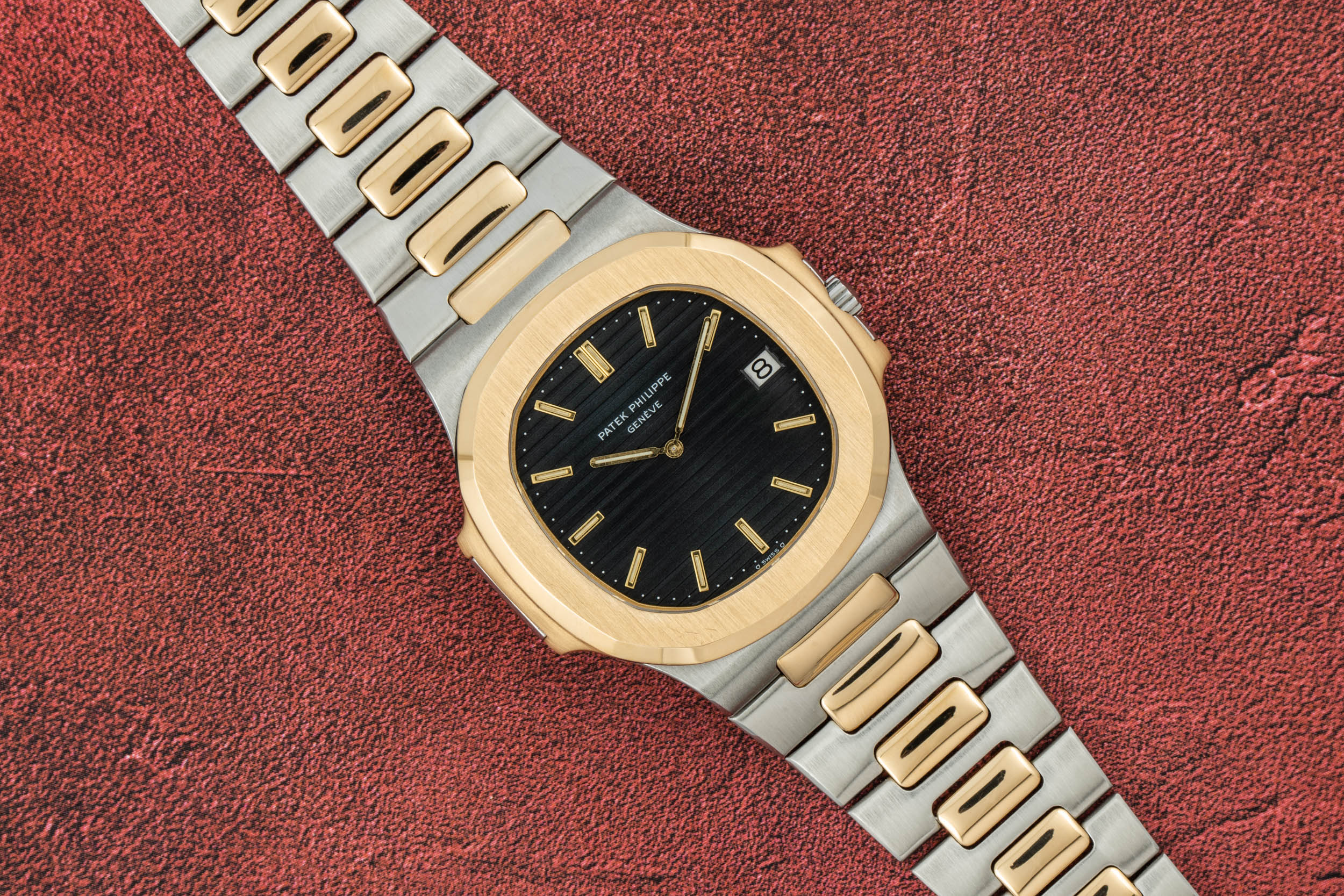Patek Philippe Nautilus Two-Tone Jumbo – Analog:Shift