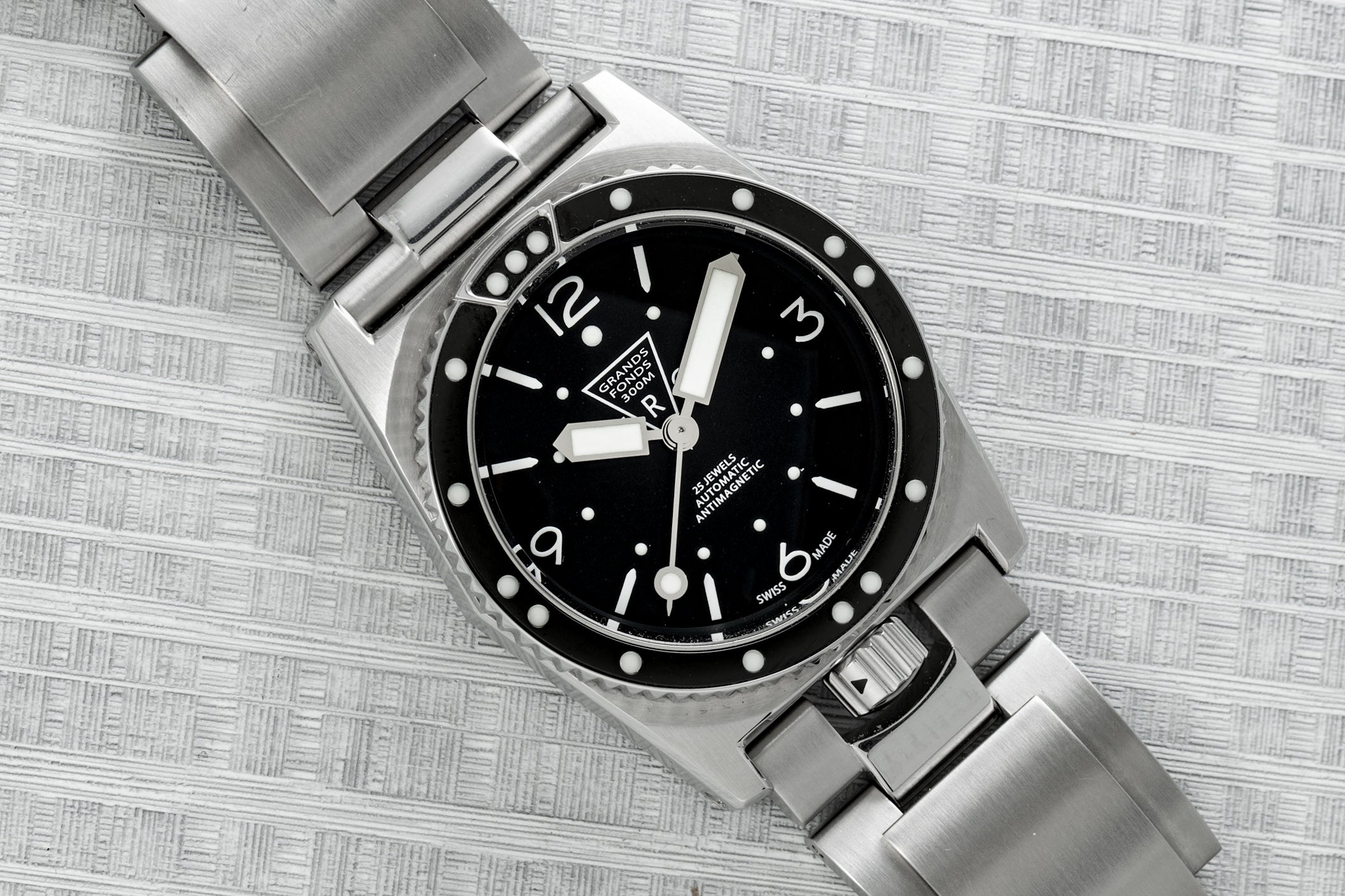 ZRC Grands Fonds 300 1964 'French Navy' Re-issue – Analog:Shift