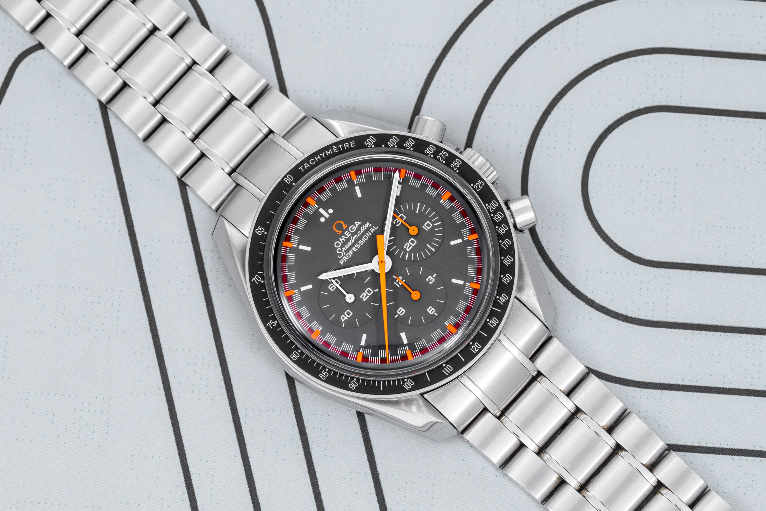 Omega Speedmaster 'Japan Racing' – Analog:Shift