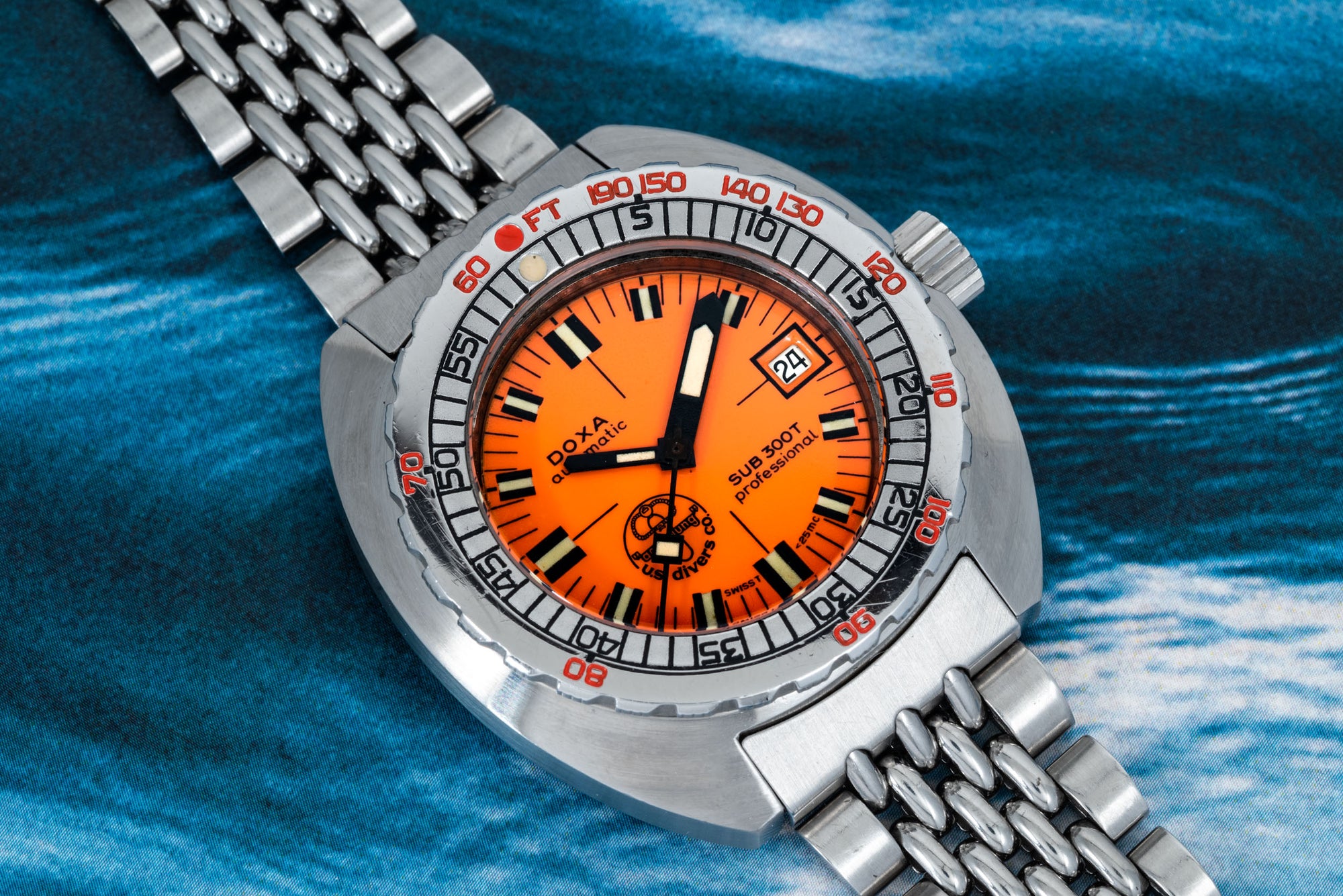 DOXA Sub 300T Professional 'Aqua-Lung' – Analog:Shift