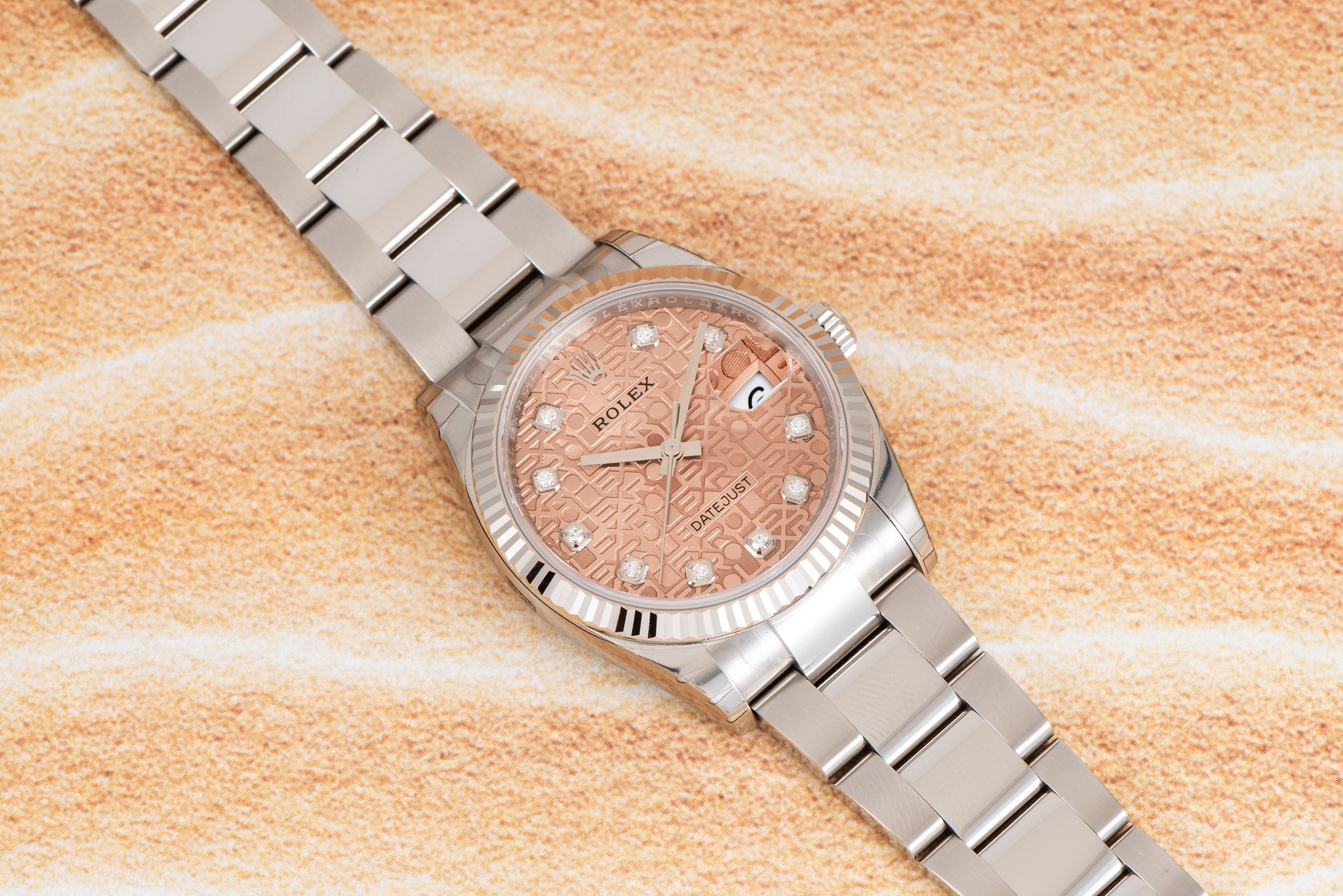 Rolex Datejust 'Salmon Jubilee' Dial – Analog:Shift