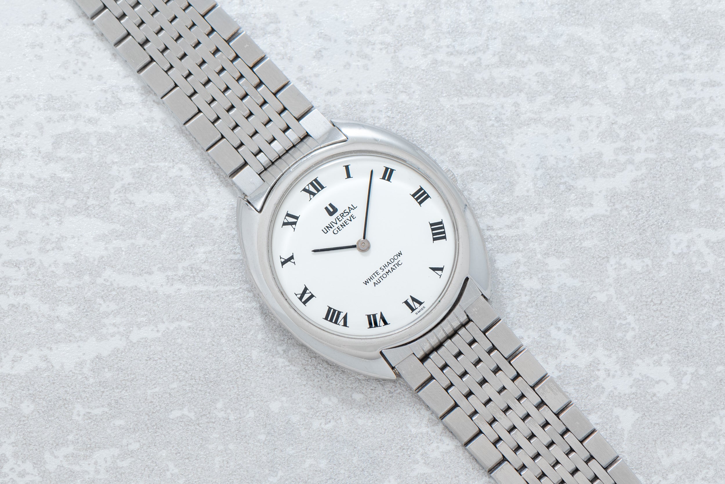 Universal Genève White Shadow – Analog:Shift