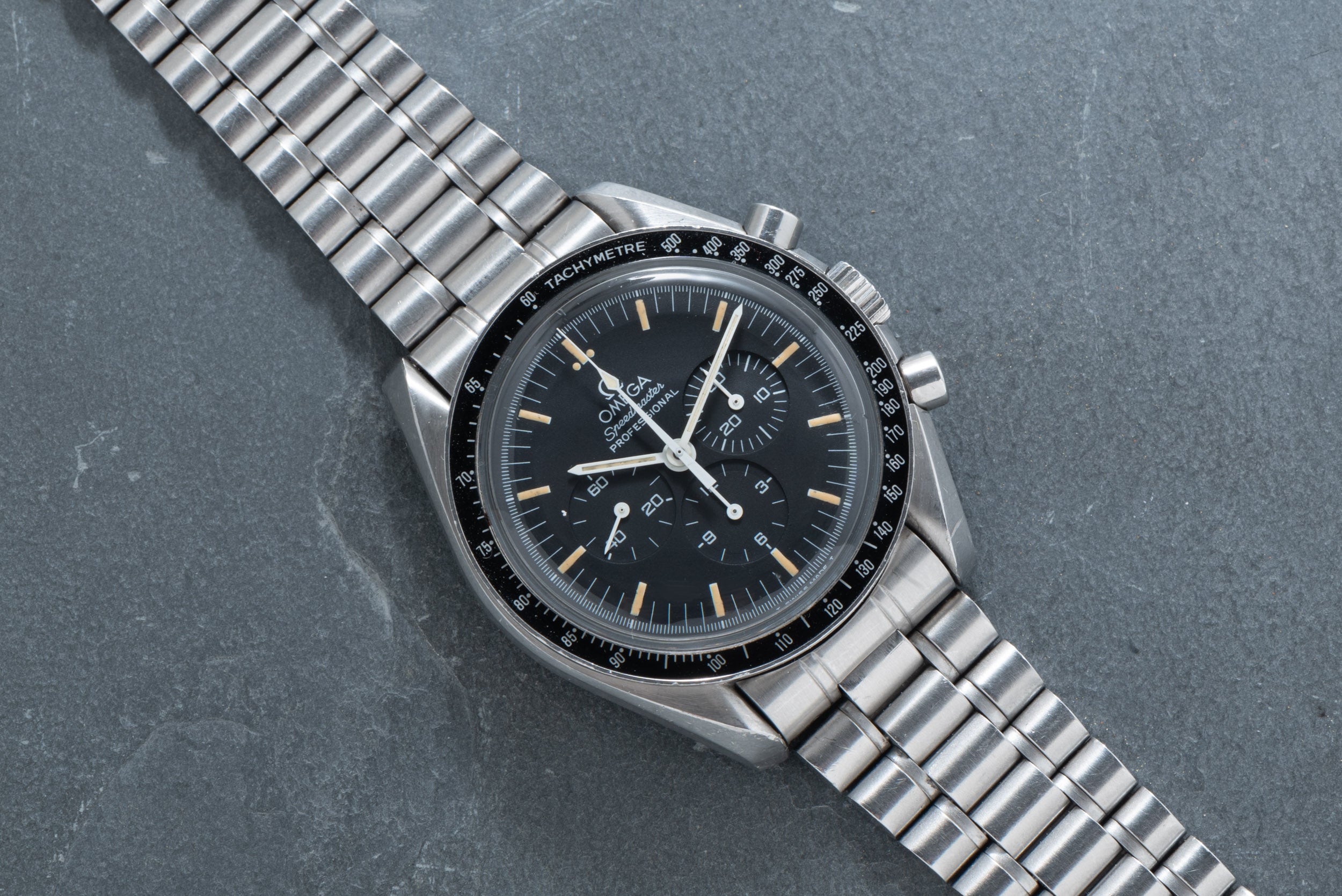 Omega Speedmaster Professional – Analog:Shift