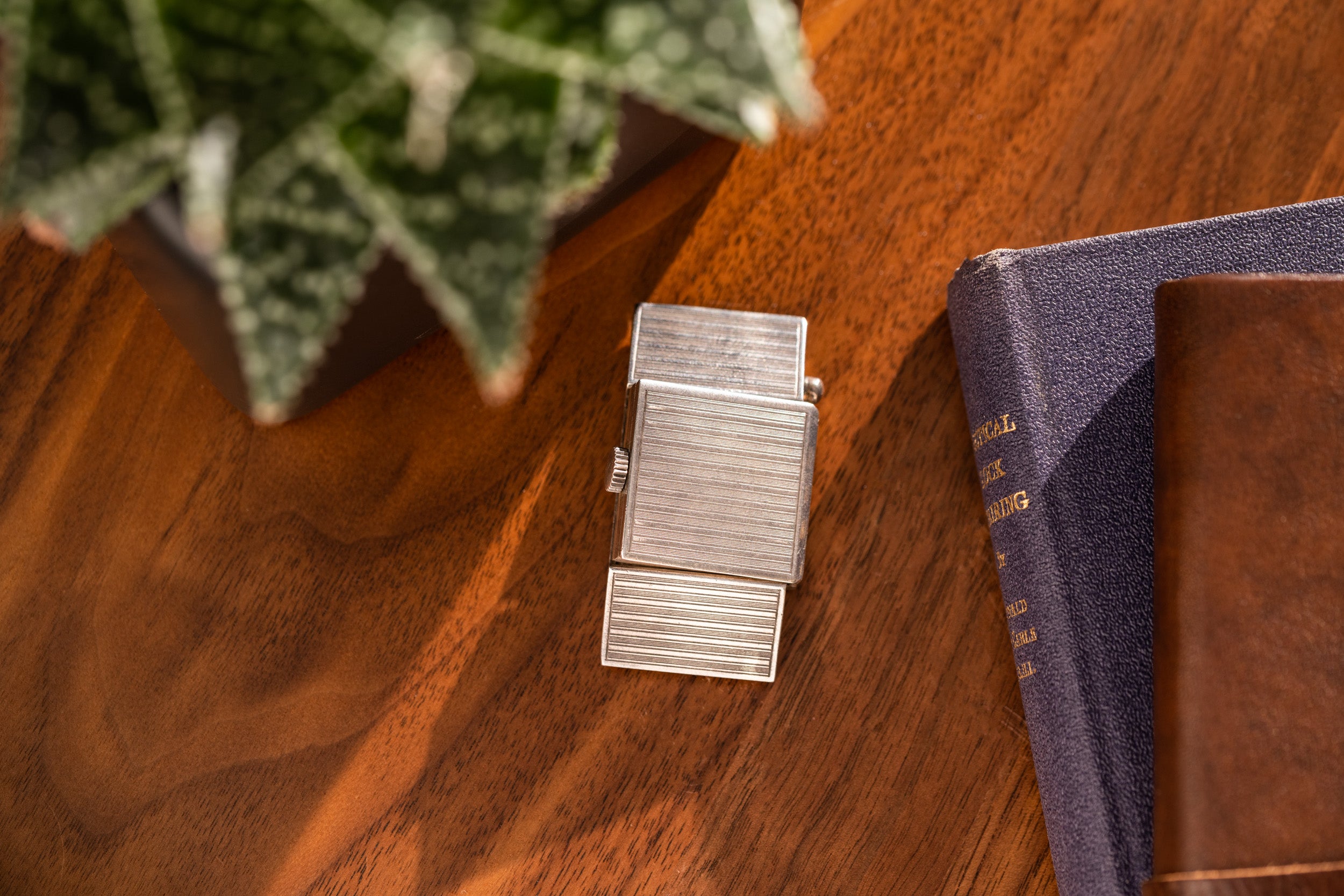 CYMA Belt Buckle Clock – Analog:Shift