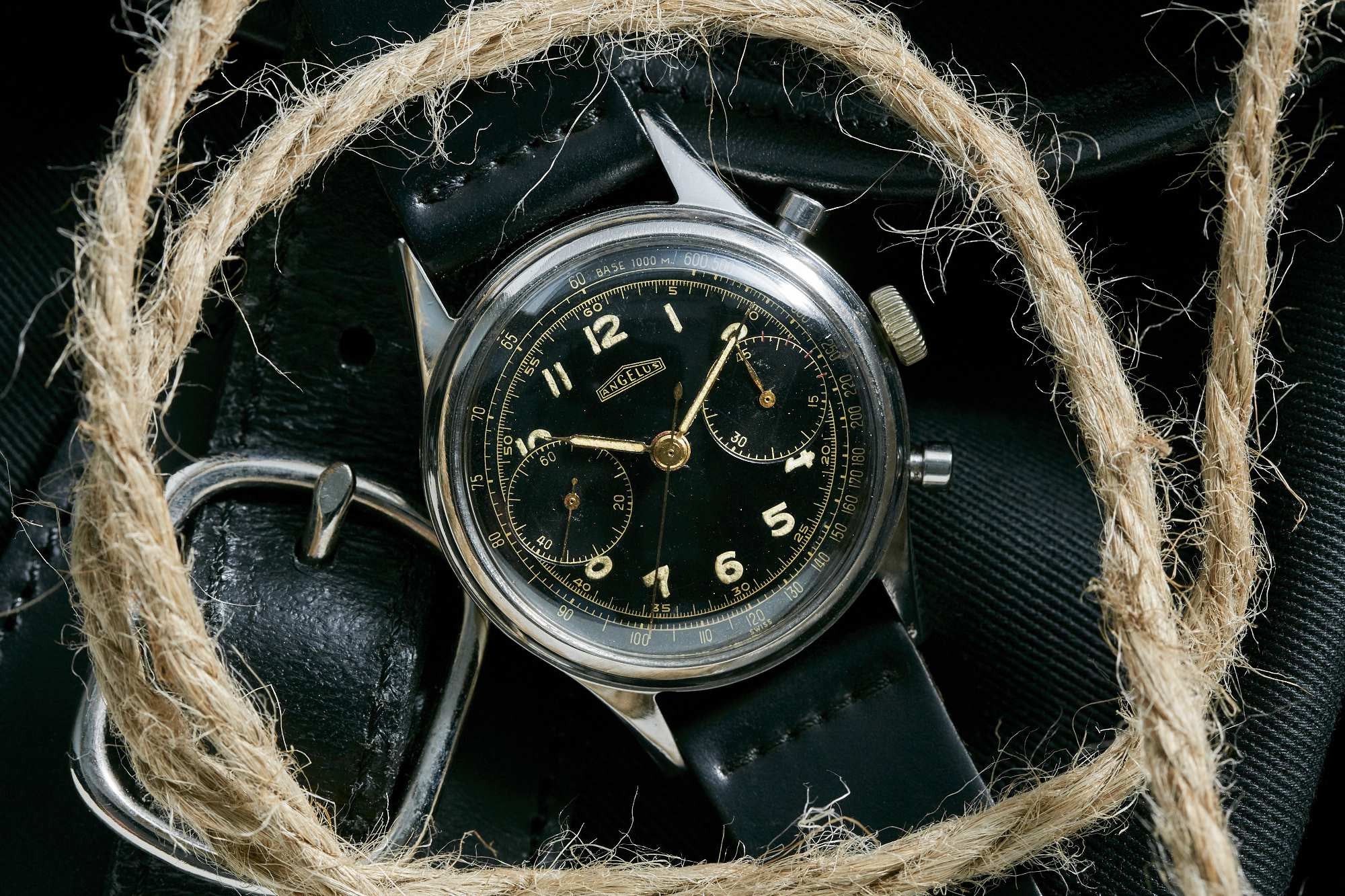 Angelus Chronograph – Analog:Shift