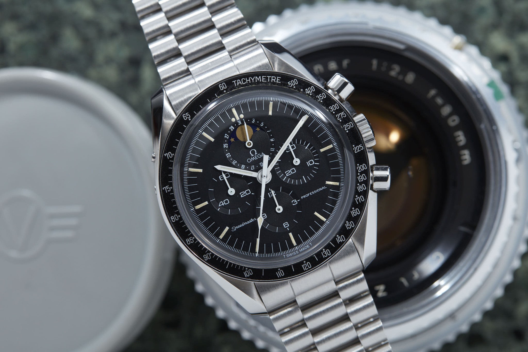 Omega Speedmaster Moonphase – Analog:Shift