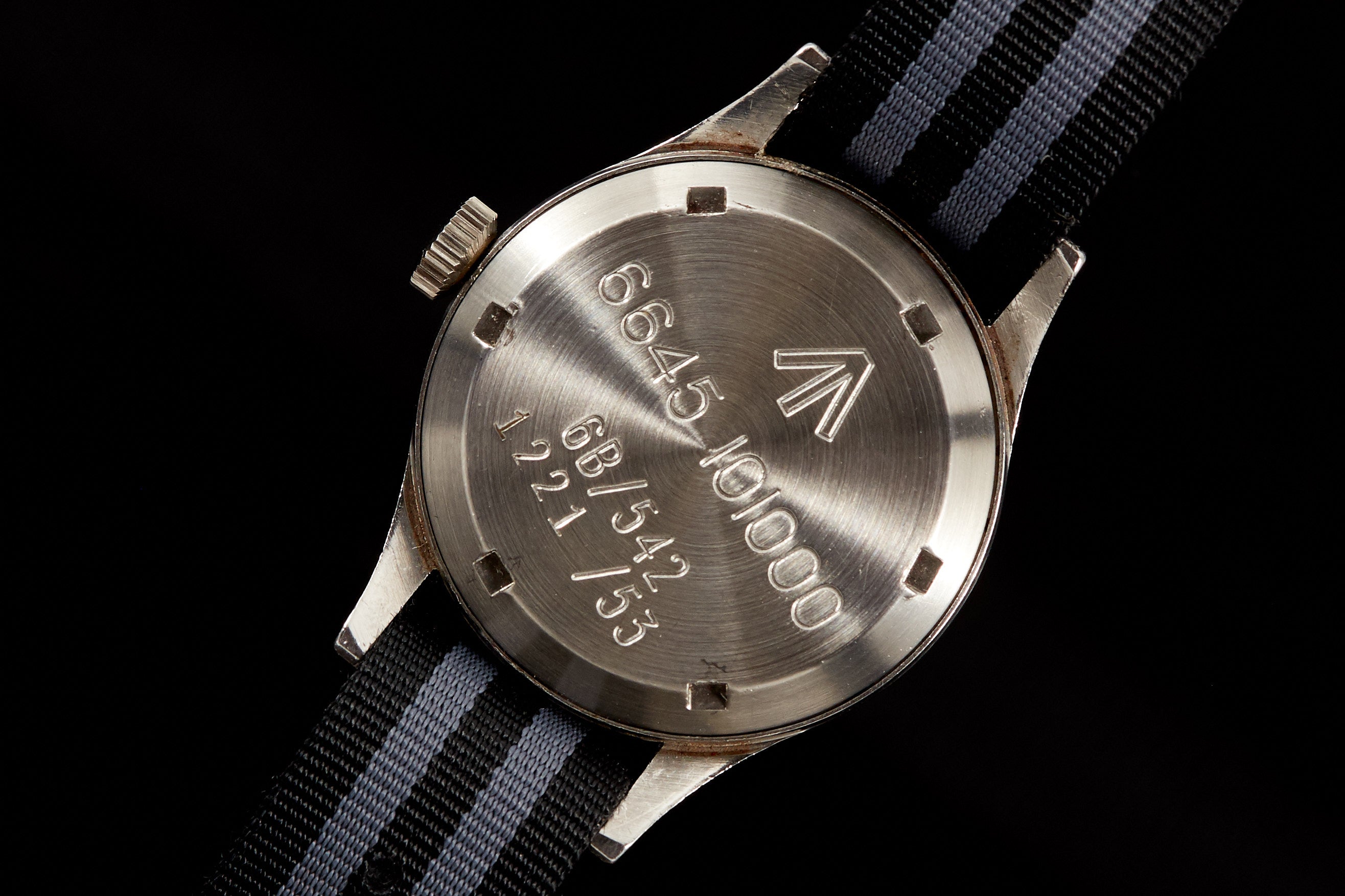Omega Thin Arrow Raf 53 – Analog:Shift