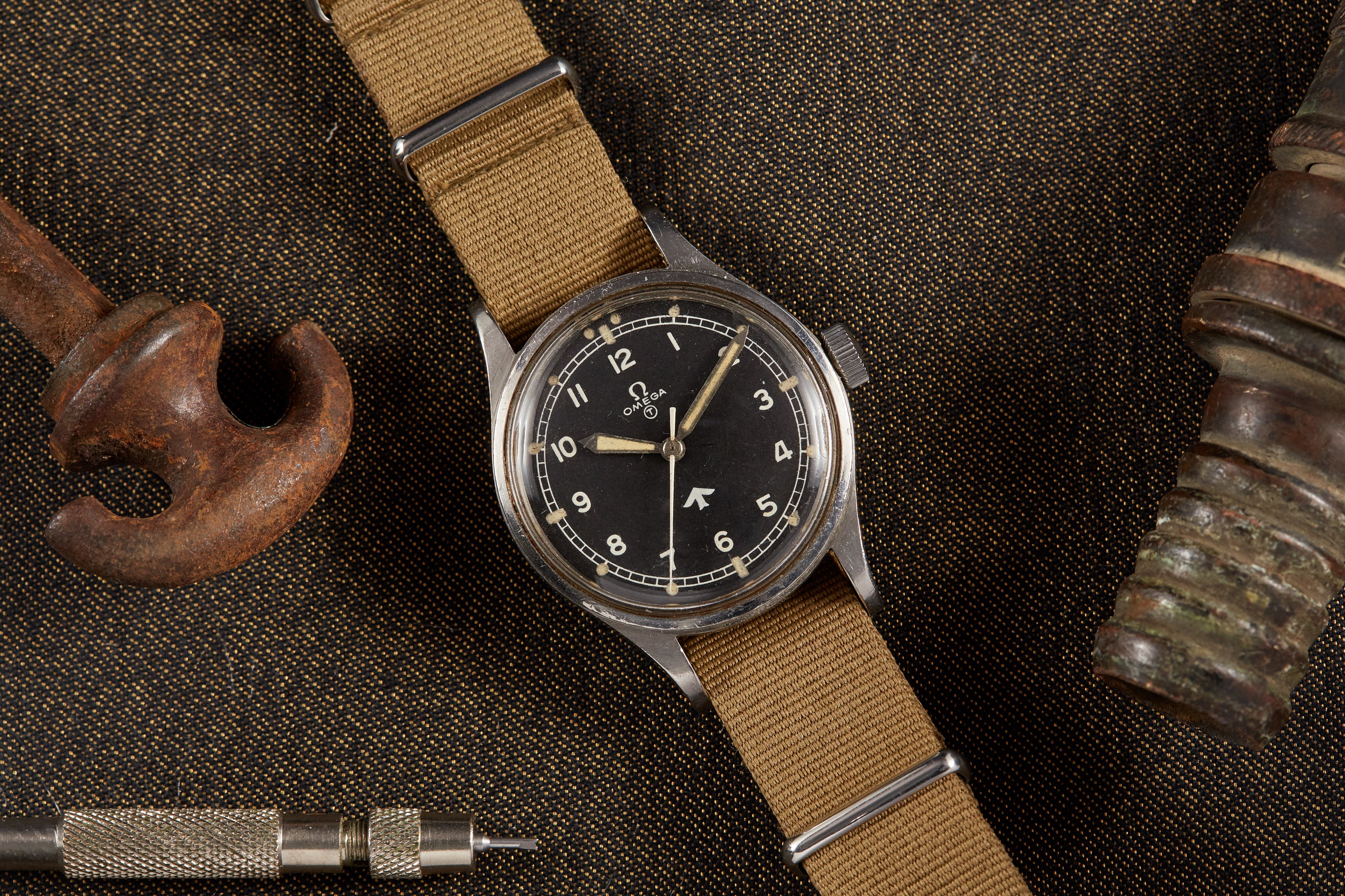 Omega Thin Arrow Raf 53 – Analog:Shift
